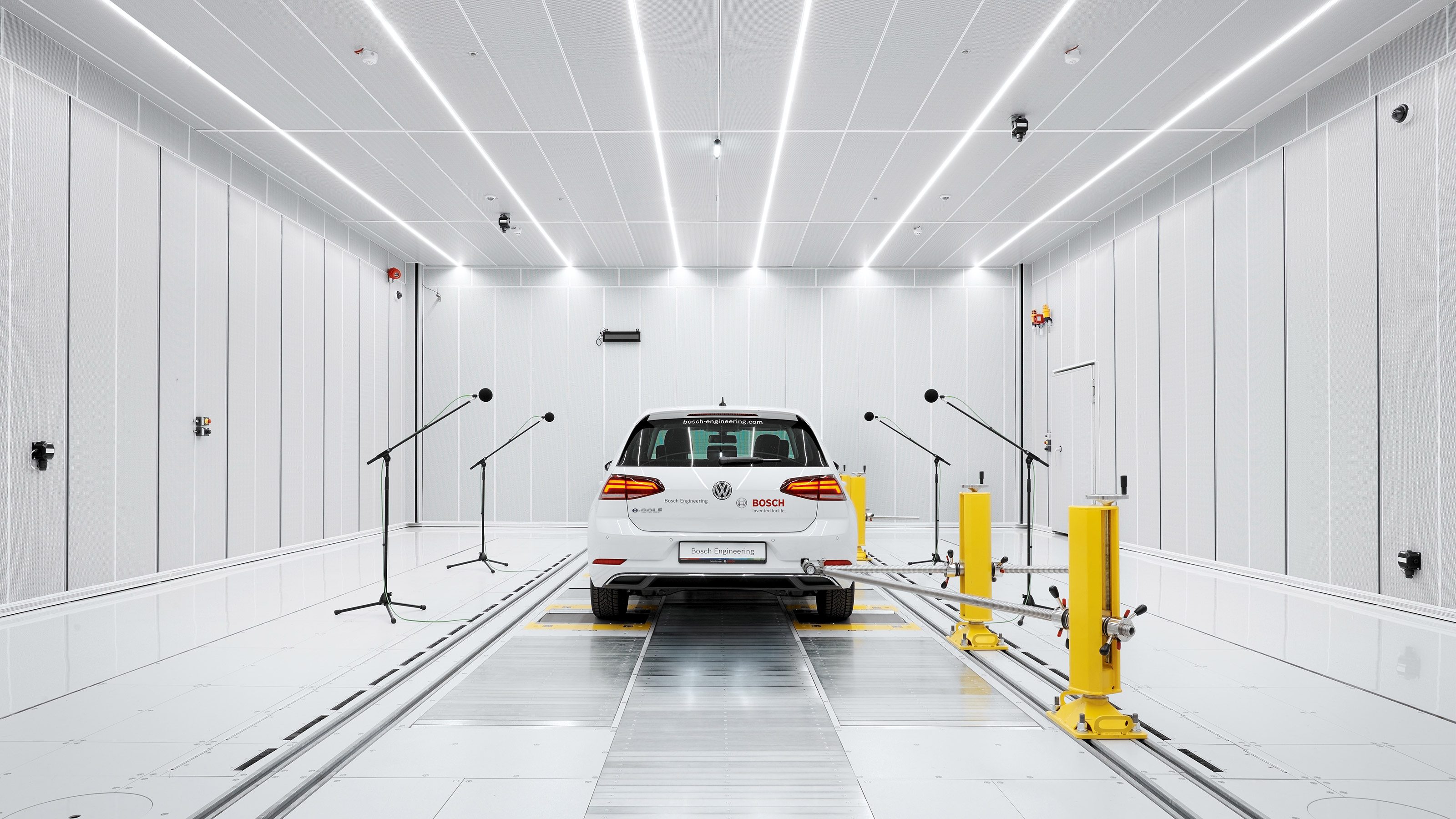 Test benches & test services | Bosch Engineering